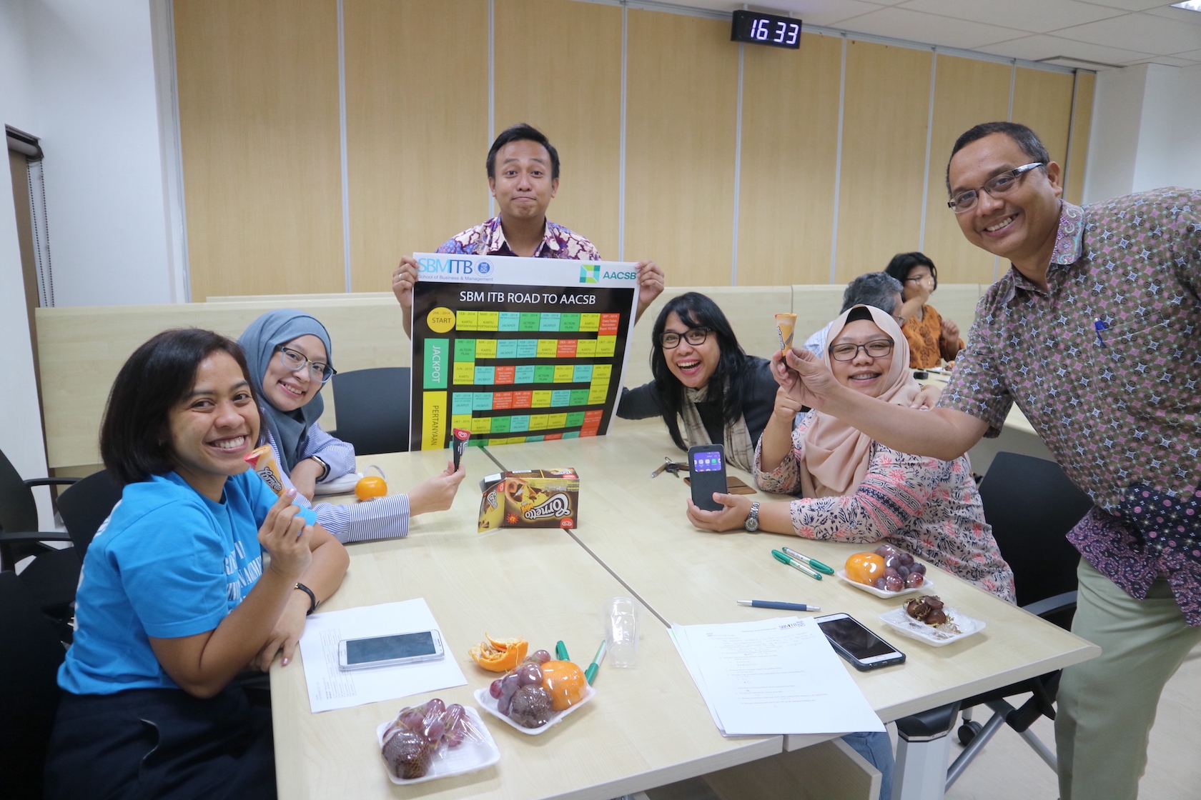 Teaching at his alma mater, Aria finds home at SBM ITB – SBM ITB Teaching at his alma mater, Aria finds home at SBM ITB – SBM ITB