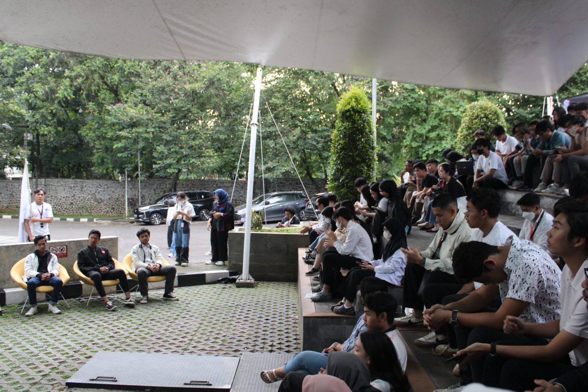 Three students delivered a speech at the KMM ITB election - SBM ITB