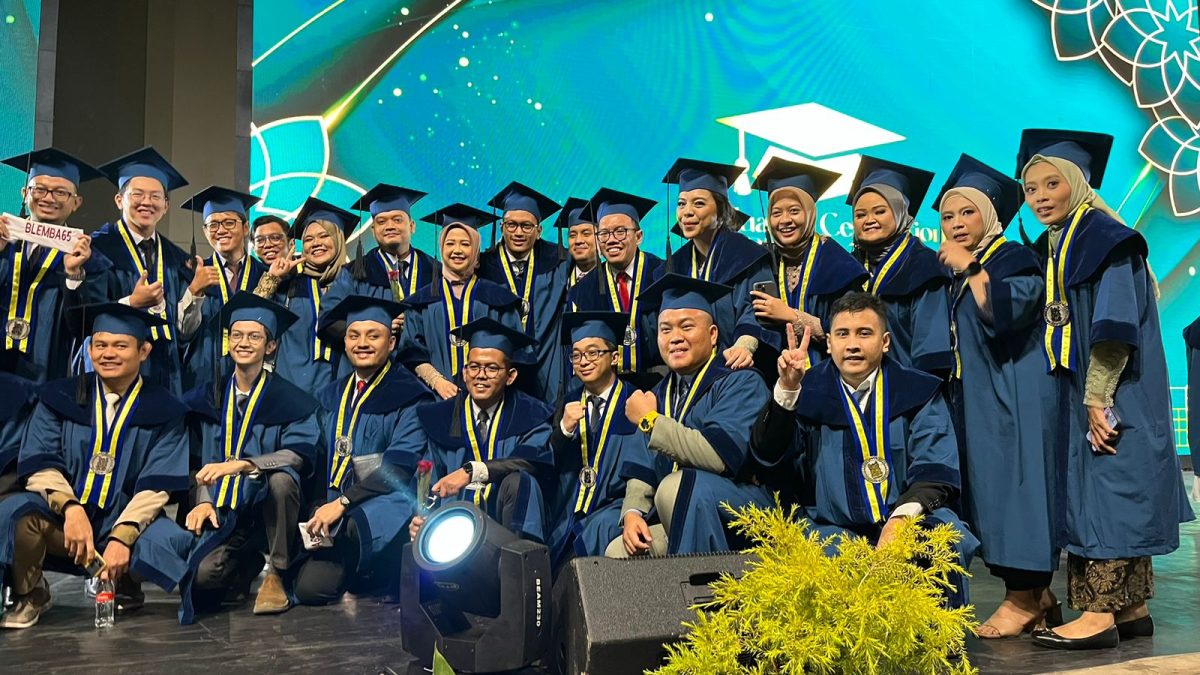With many awards and GPAs of 4.0, the graduates of SBM ITB celebrated ...