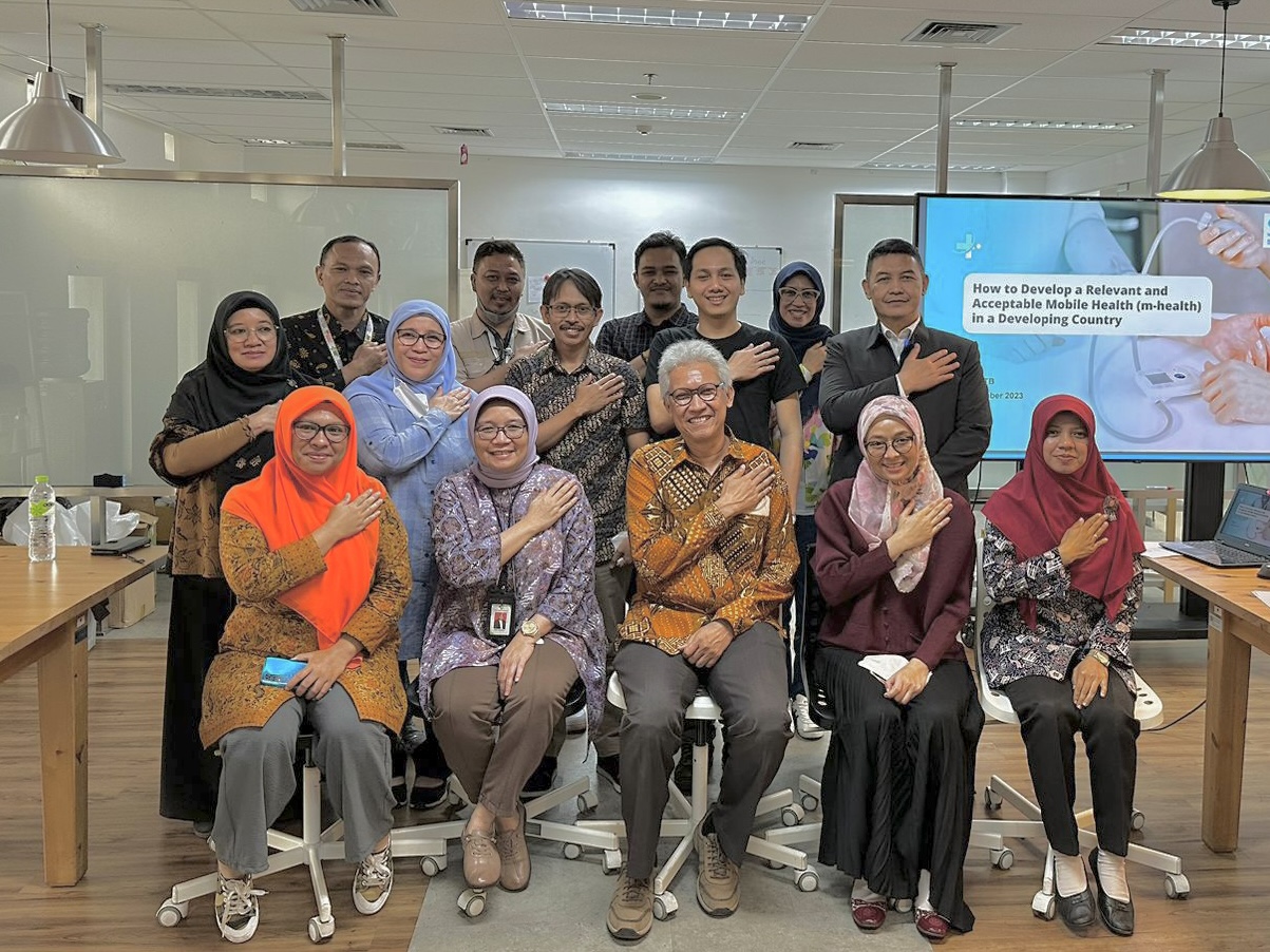 SBM ITB holds discussion on utilization of M-health, Indonesian health service solution - SBM ITB