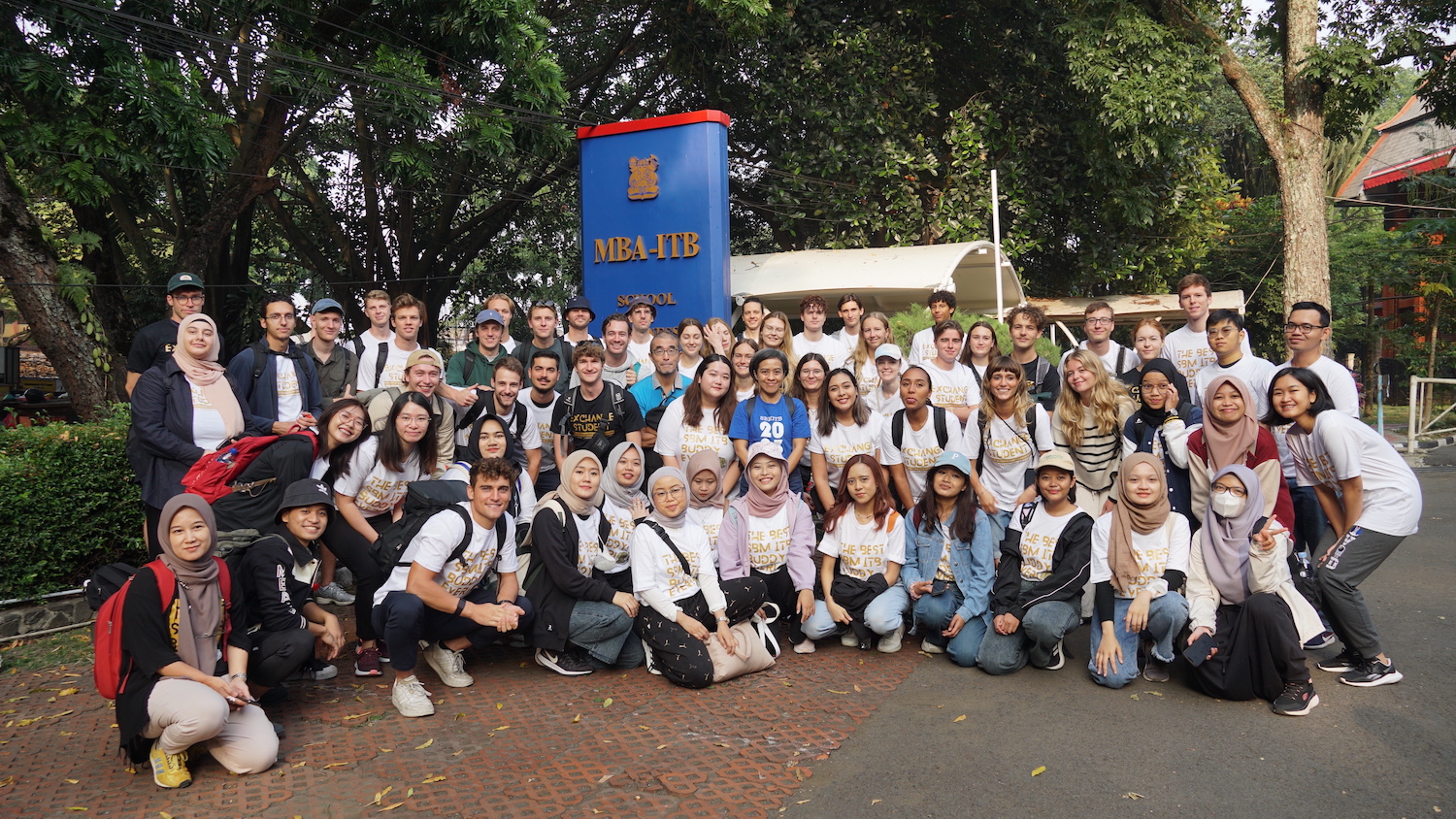 Visiting Parakan Ceuri, international students learn about Sundanese life - SBM ITB