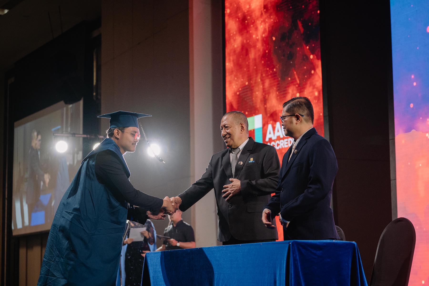 SBM ITB Graduation Celebration attended by 490 graduates, many ...