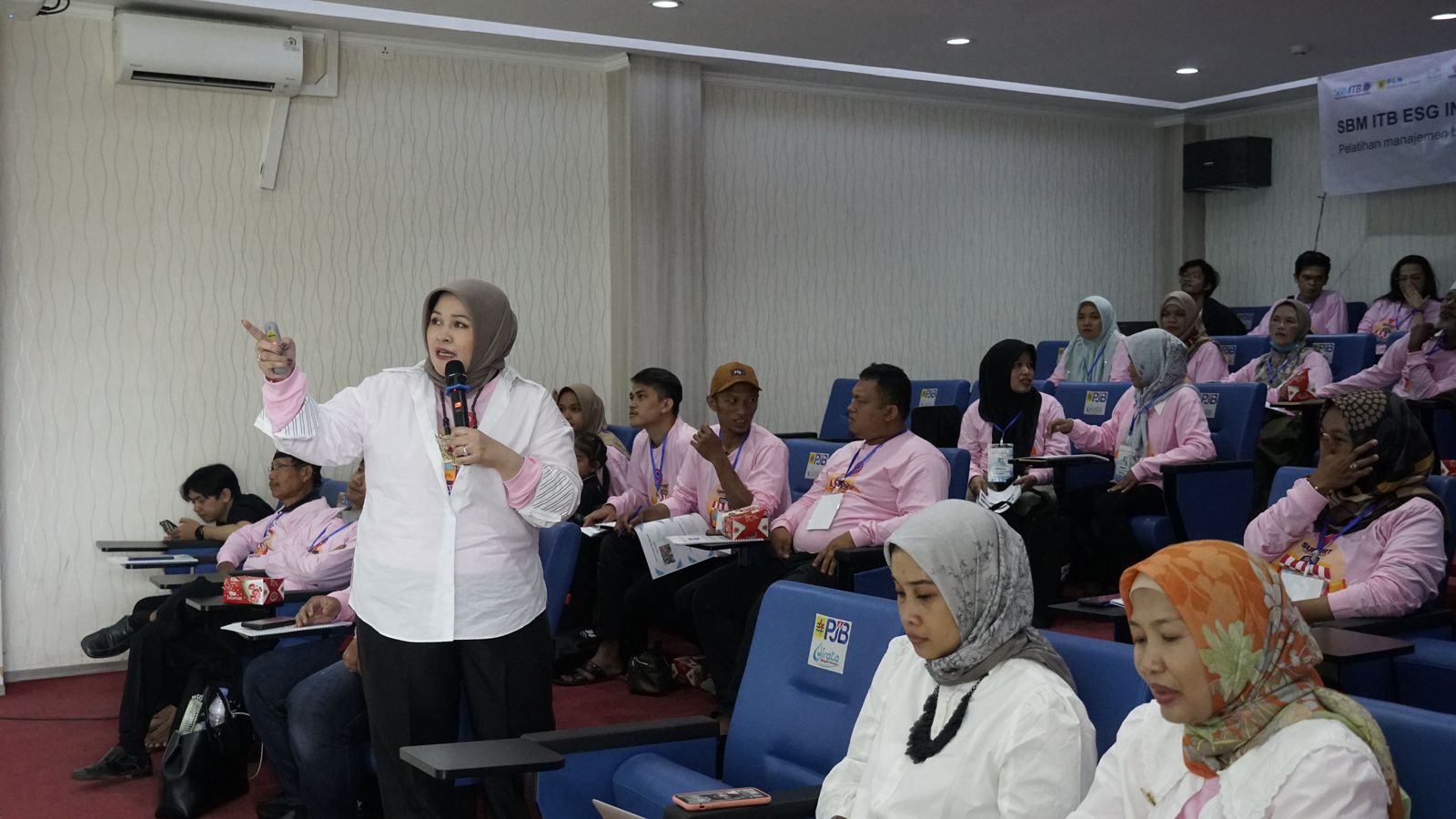 Increasing Cirata tourism capacity, SBM ITB and PLN hold MSME ...