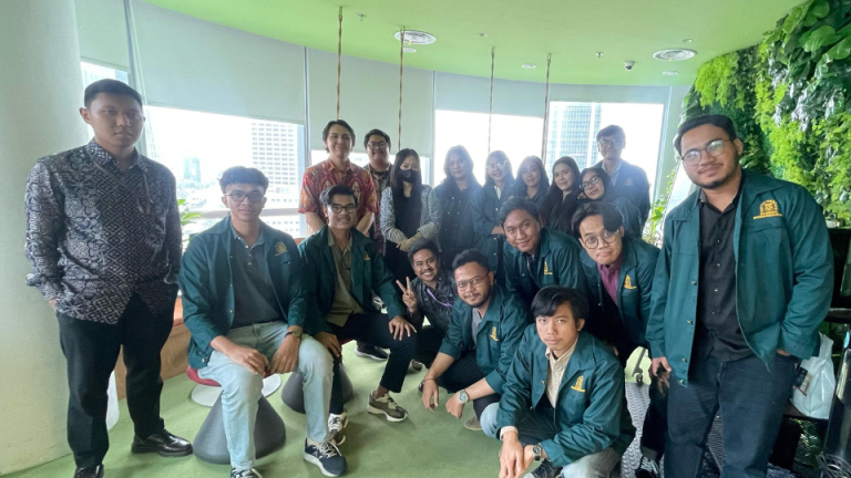 Getting to know digital banking: SBM ITB students visit blu by BCA ...